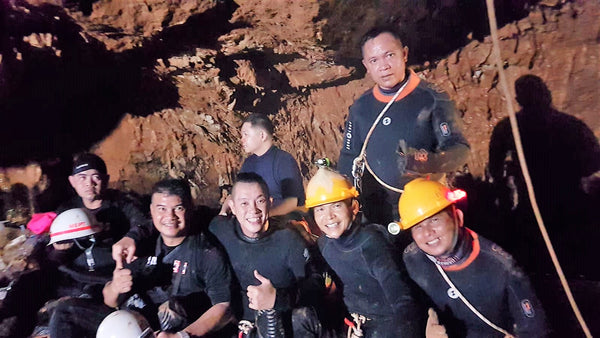 A Guiding Light In Zero Visibility - An Interview With Douglas Dylan Y ...